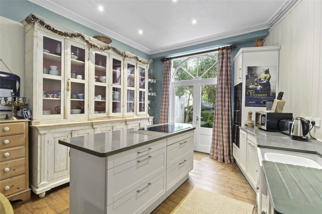 Sutton Street, Tenby, Pembrokeshire, SA70 7DX - FBM Estate Agents ...