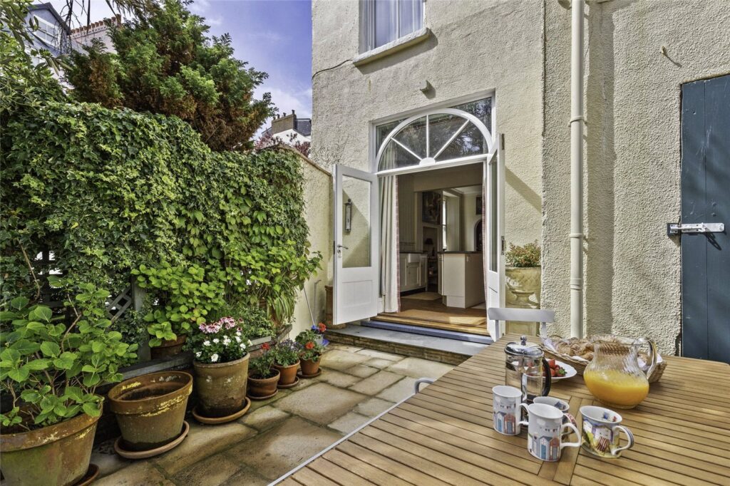 Sutton Street, Tenby, Pembrokeshire, SA70 7DX - FBM Estate Agents ...